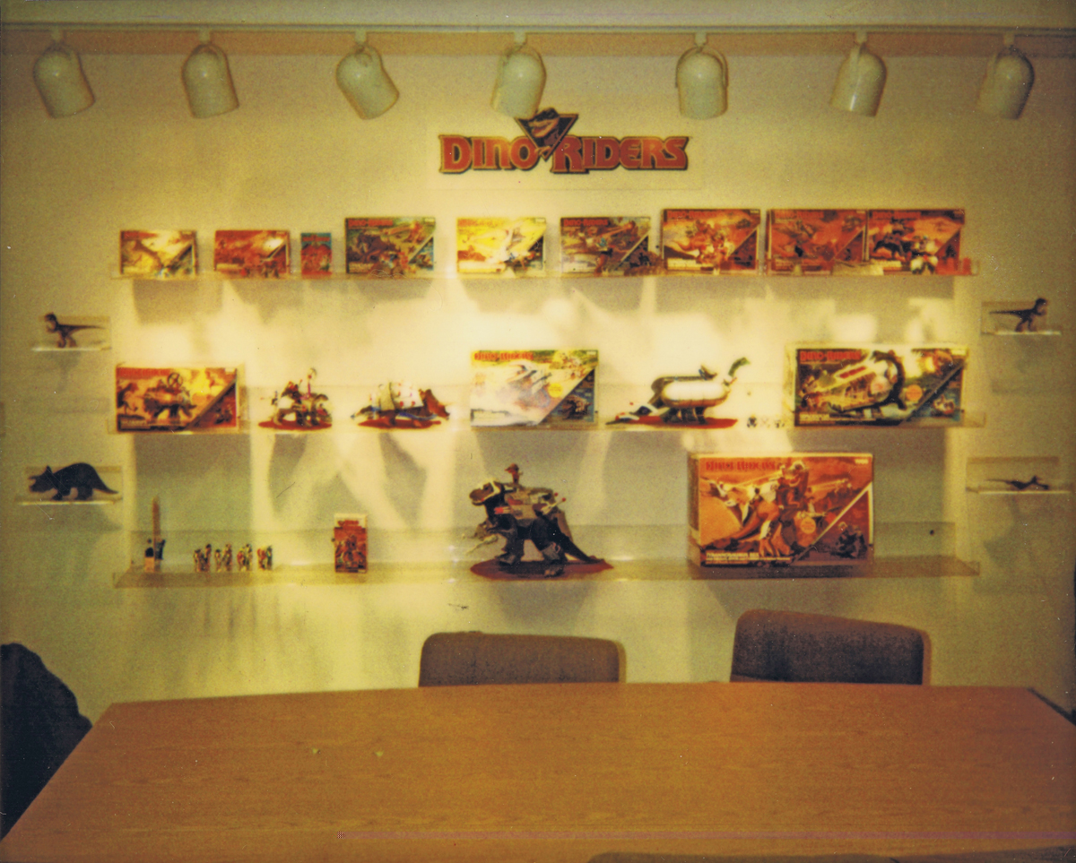 MUSEUM - Store Displays & Merchandising